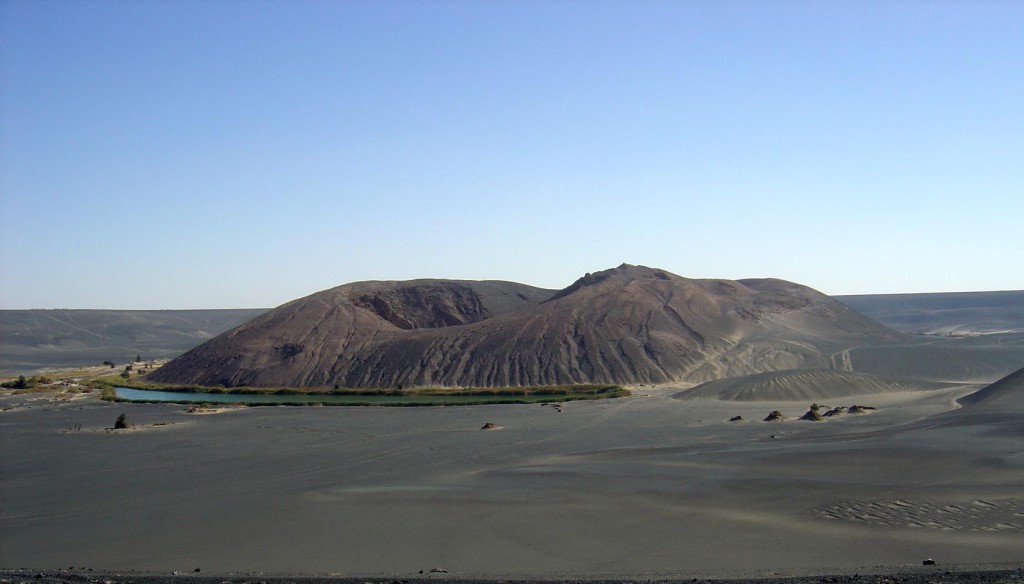Image de volcan : le Waw an Namous, par Jacques-Marie Bardintzeff
