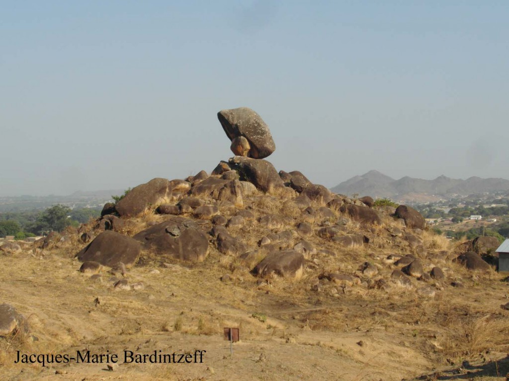 Le granite du mont Ngaoundéré, par Jacques-Marie Bardintzeff