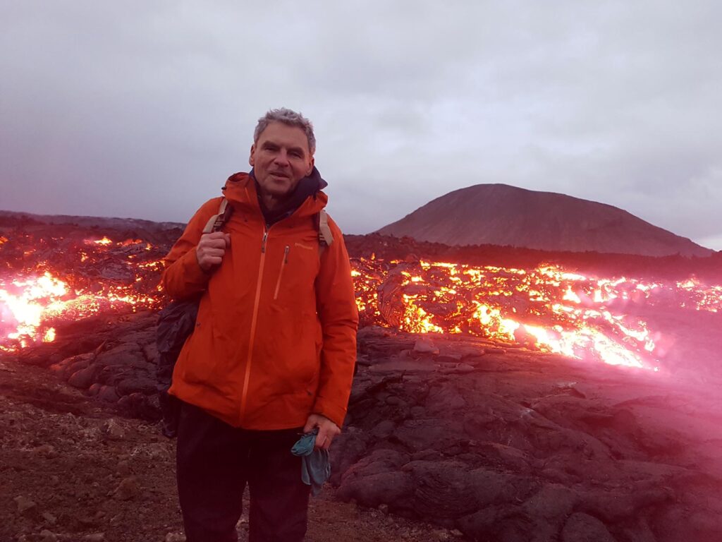 volcanologue, par Jacques-Marie Bardintzeff