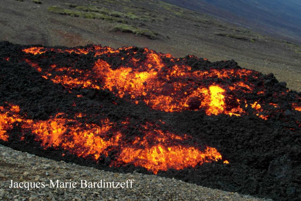 Lave visqueuse en Islande, par Jacques-Marie Bardintzeff