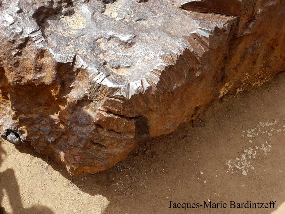 La météorite d’Hoba en Namibie, par Jacques-Marie Bardintzeff