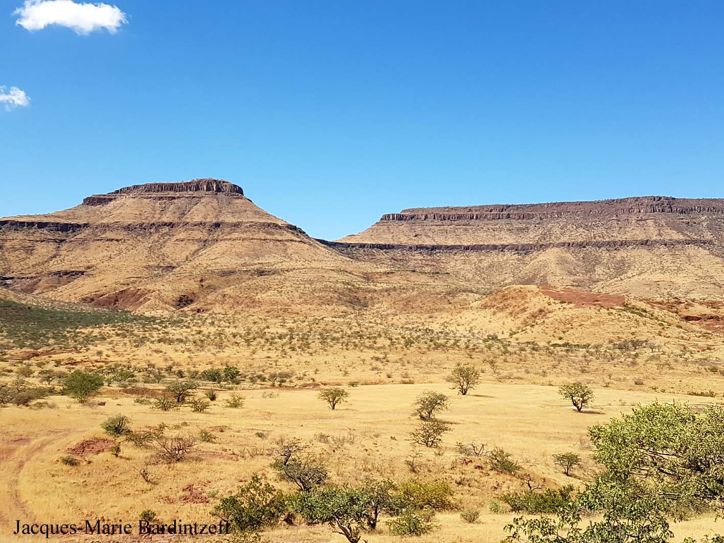 Trapps de l’Etendeka en Namibie, par Jacques-Marie Bardintzeff
