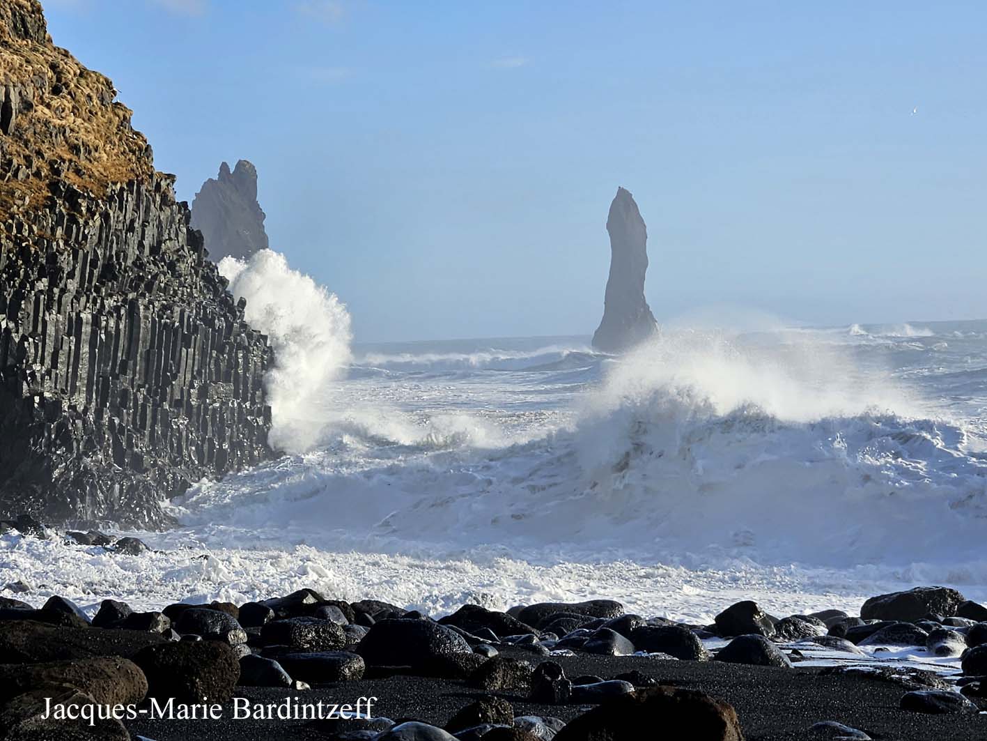 Une mer déchaînée à Reynisdrangar, Islande, par Jacques-Marie Bardintzeff
