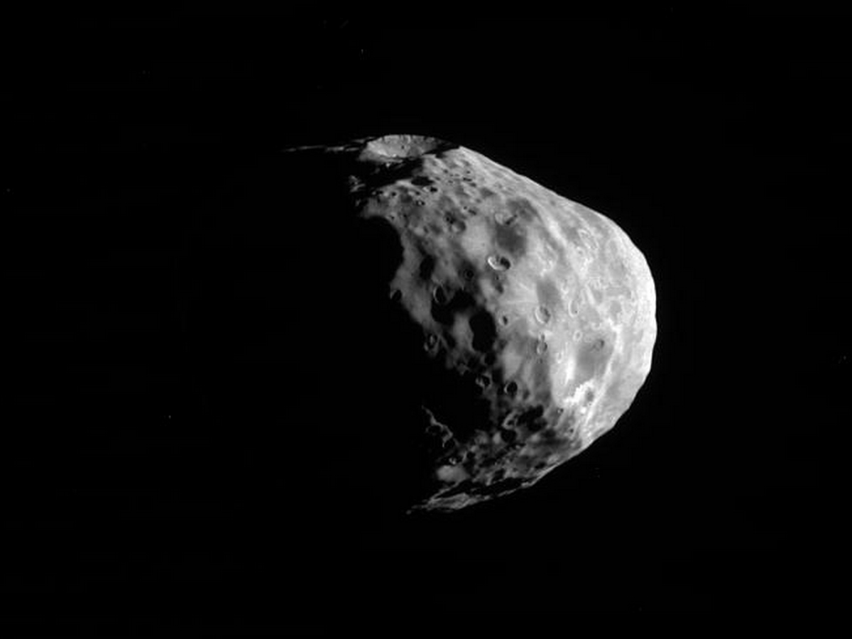 Les cratères du satellite Janus vus par la sonde Cassini