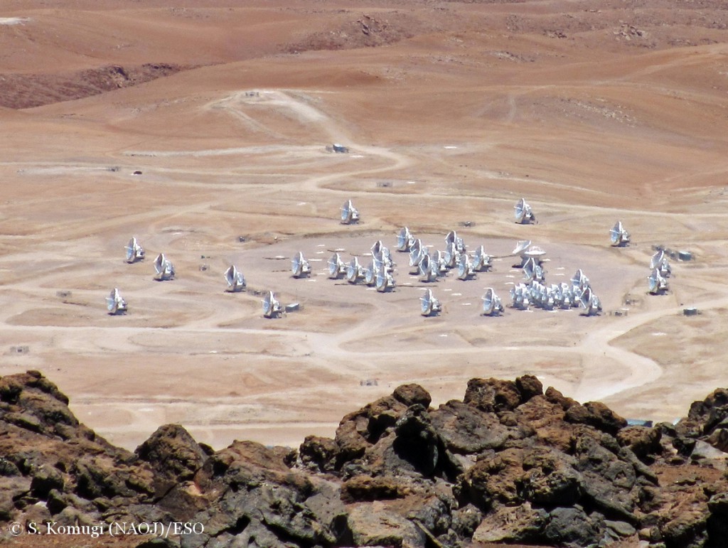 ALMA déploie ses antennes dans le désert d'Atacama
