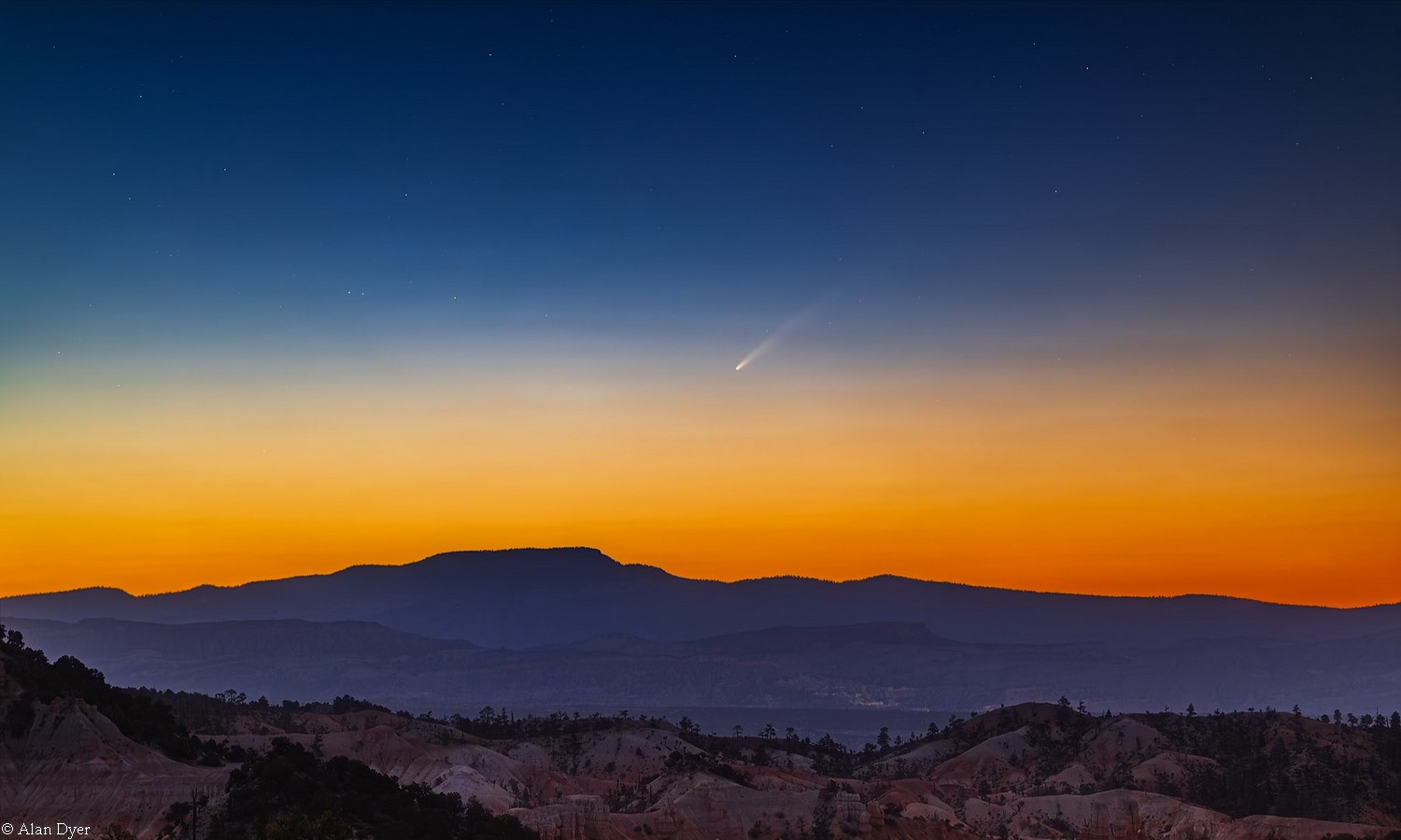 La comète Tsuchinshan-ATLAS survole Bryce Canyon